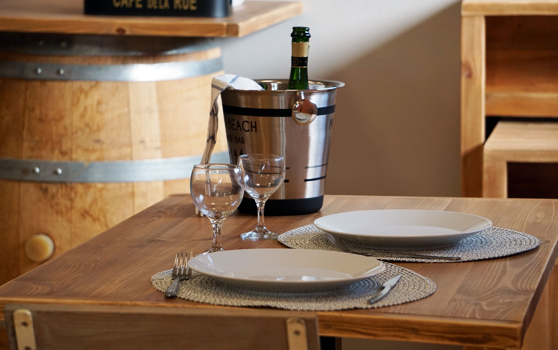 Comment choisir ses tables pour son restaurant ? | TRADIS
