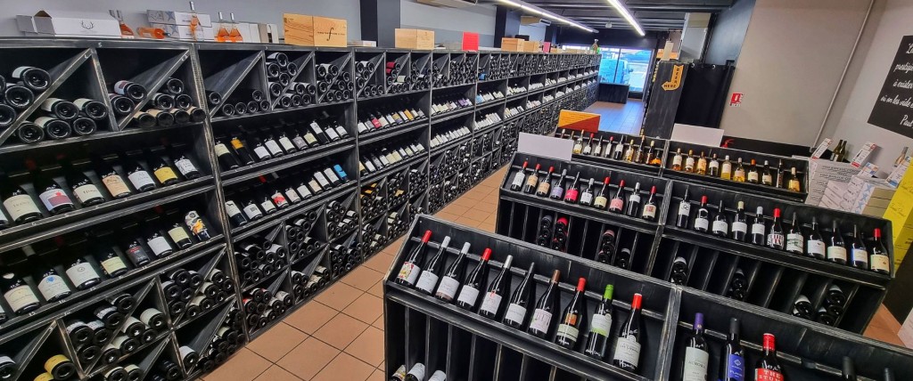 The best wine shelves for wine merchants
